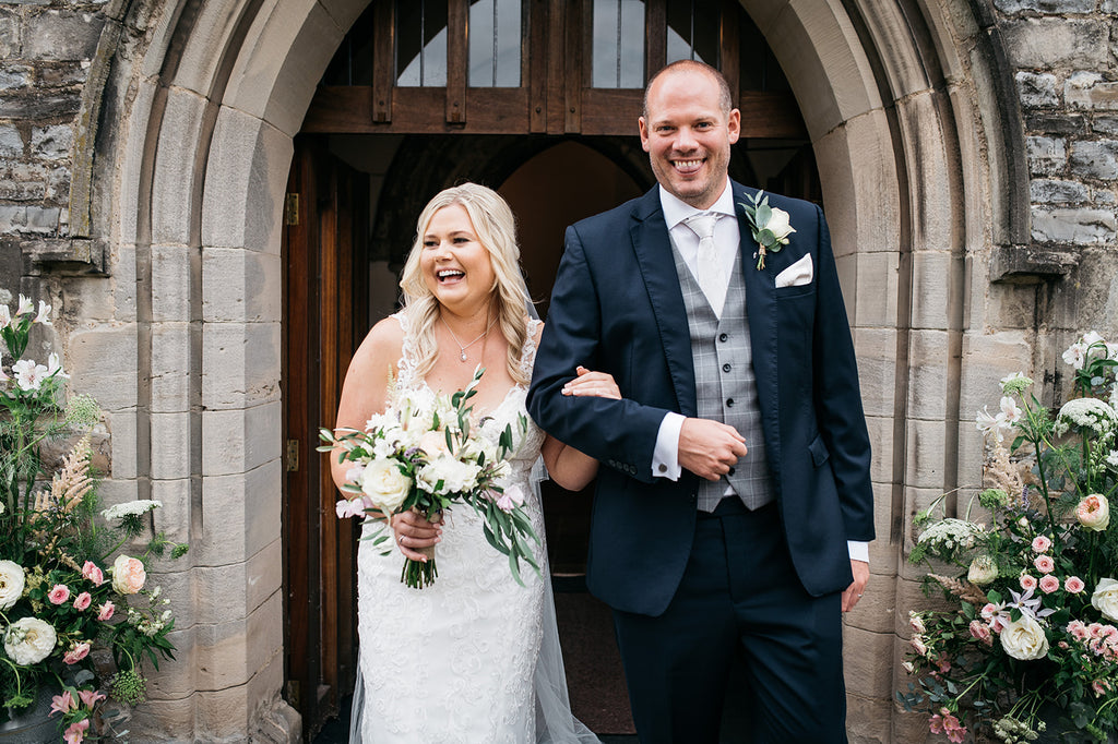 Sarah & Chris | July 2022 | Flowers on Main Street Real Wedding Flowers ...